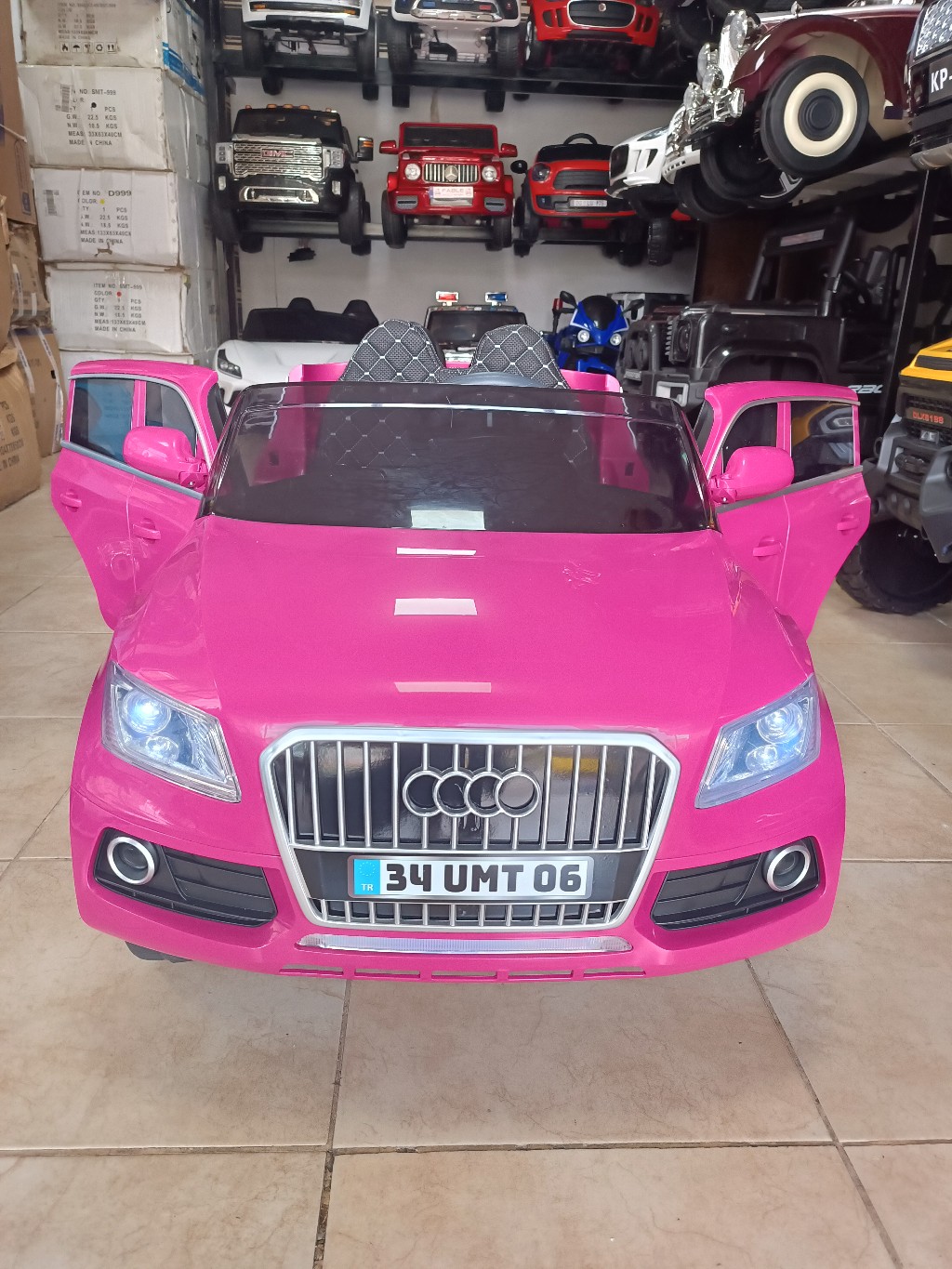 Kız Çocuklarına Özel Pembe Renk! Audi Q-Suv! 12V, Uzaktan Kumandali ...