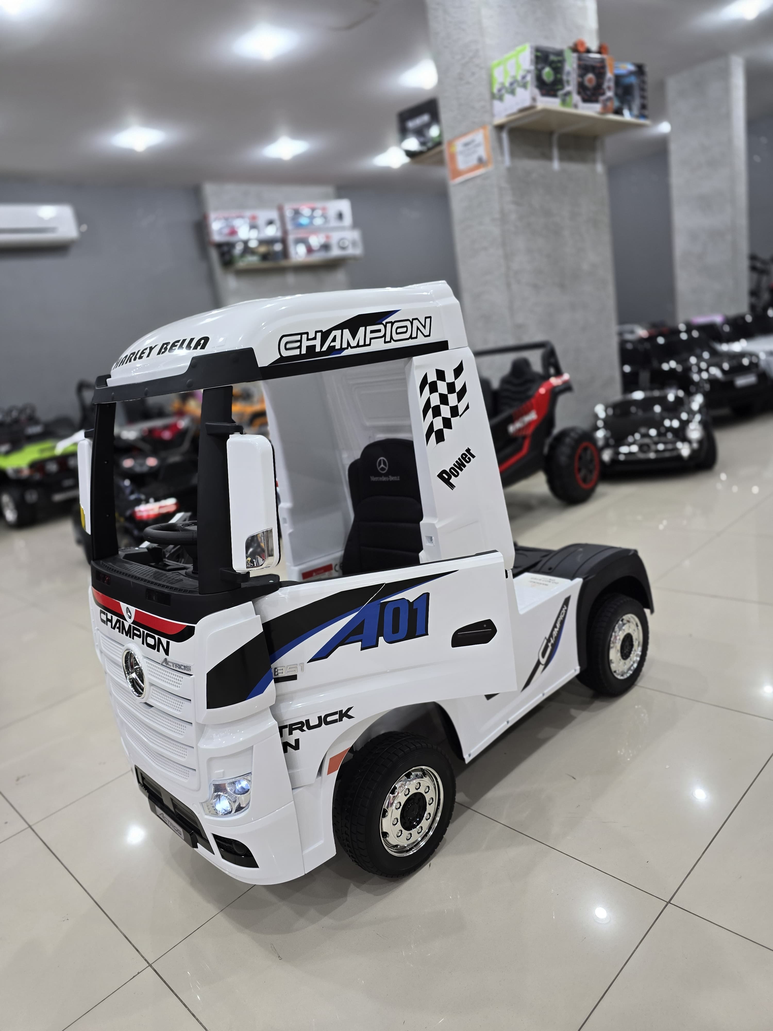Mercedes Benz Akülü Tır Beyaz 12 Volt - Fable Akülü Araba