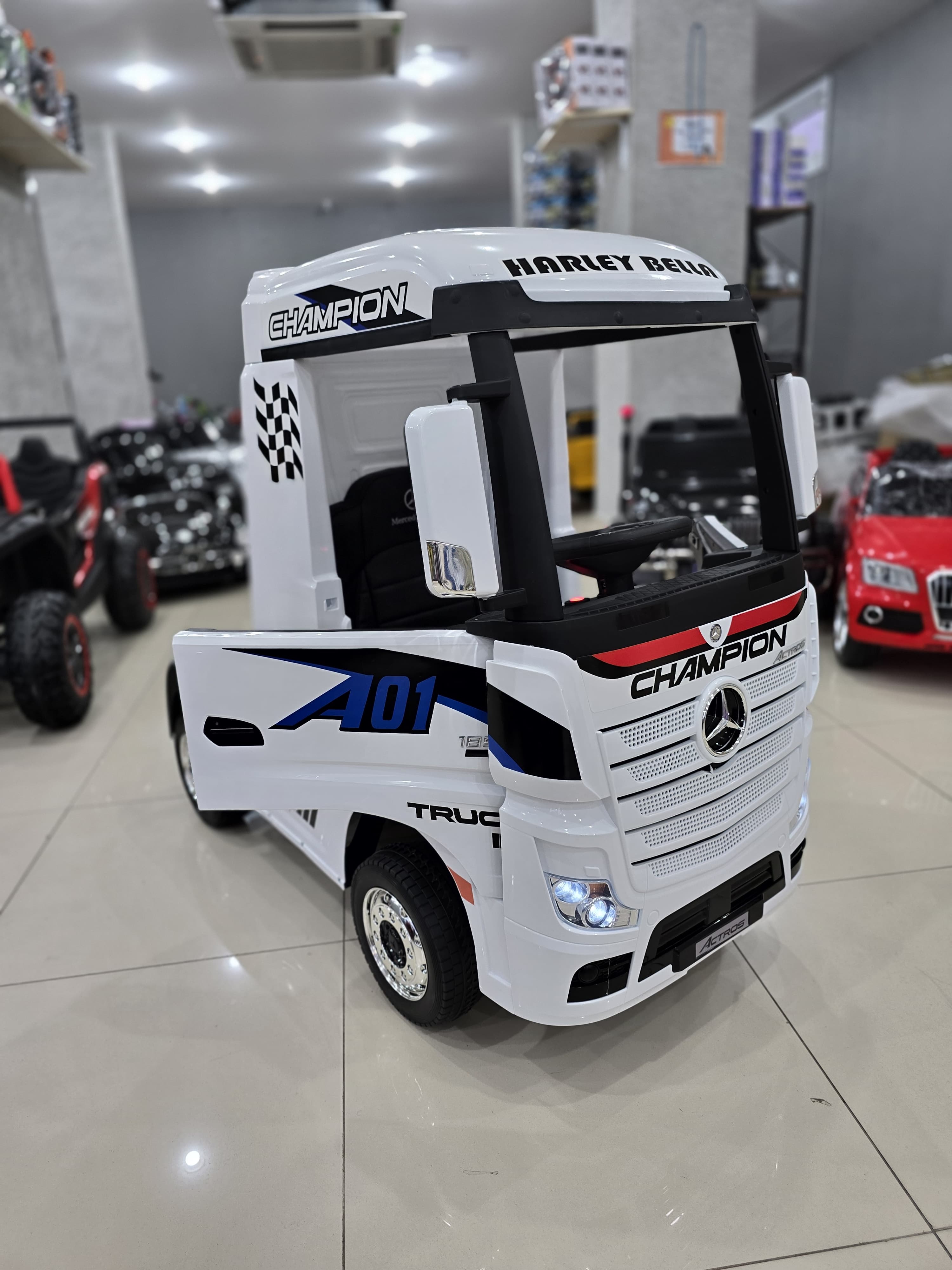 Mercedes Benz Akülü Tır Beyaz 12 Volt - Fable Akülü Araba