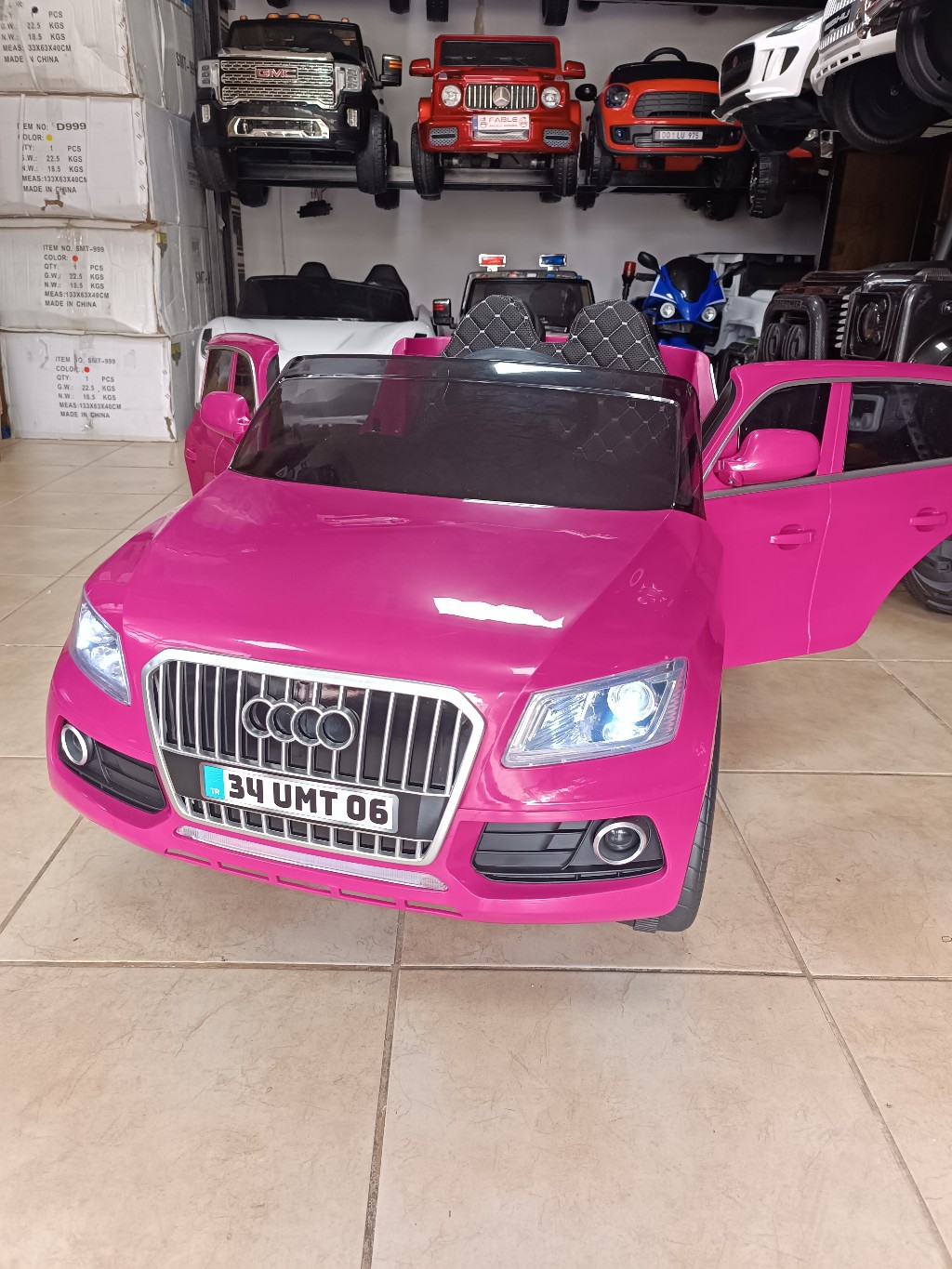 Kız Çocuklarına Özel Pembe Renk! Audi Q-Suv! 12V, Uzaktan Kumandali ...