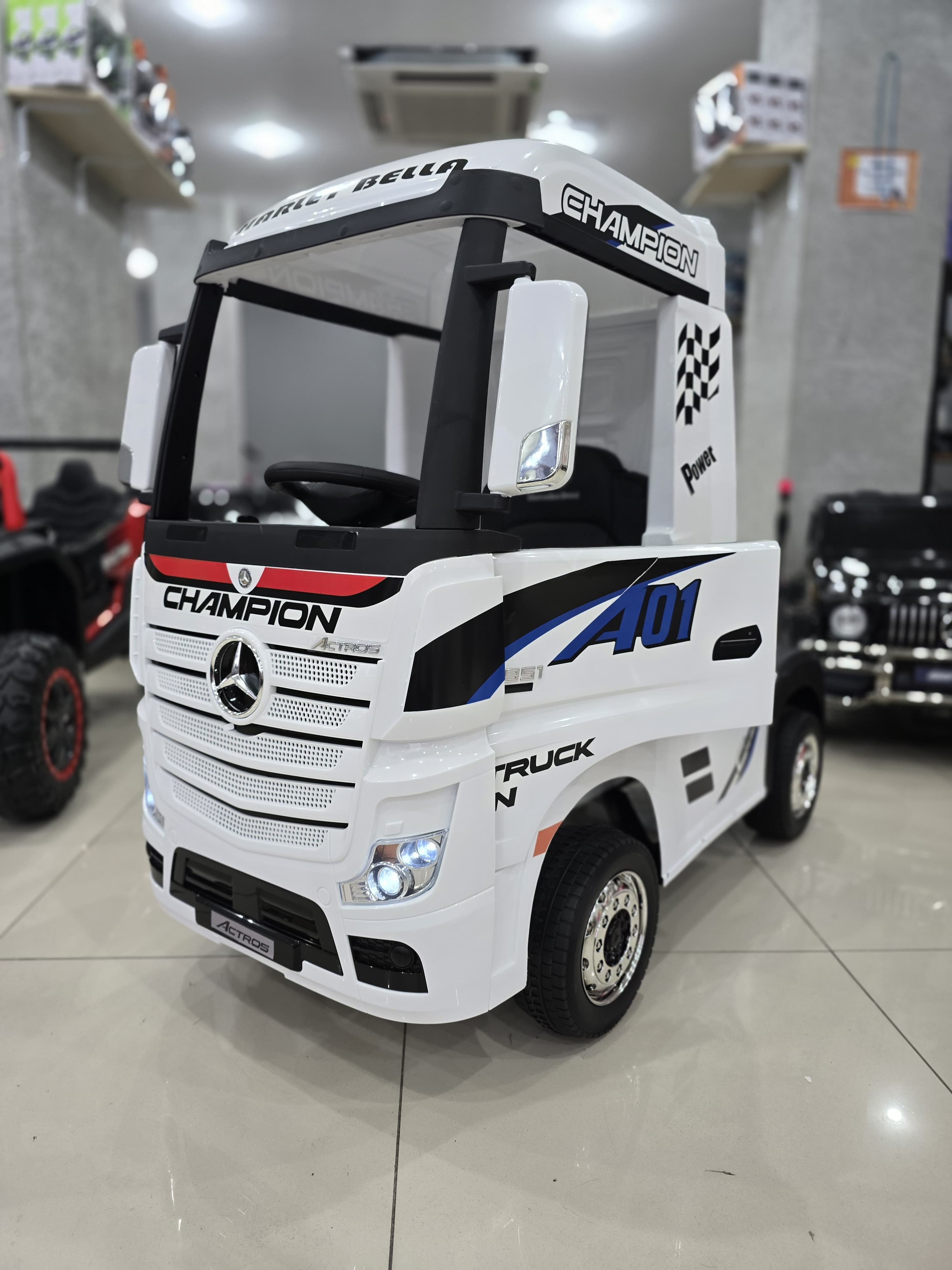 Mercedes Benz Akülü Tır Beyaz 12 Volt - Fable Akülü Araba